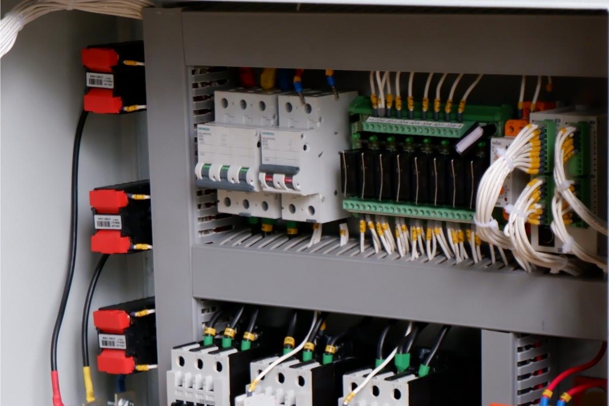 Plc Panel - Quasar Mechatronics